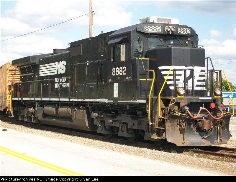 NS 8882